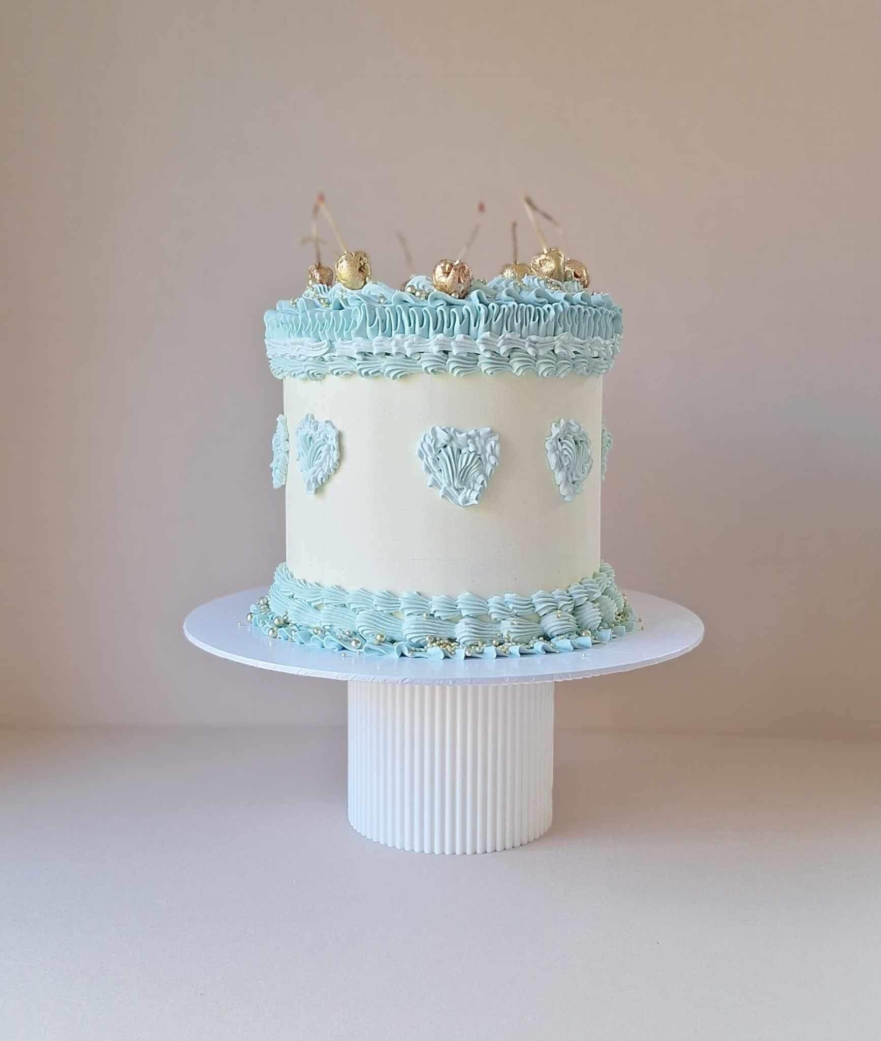 Blue Vintage Cake – Lovely Little Cakes UK